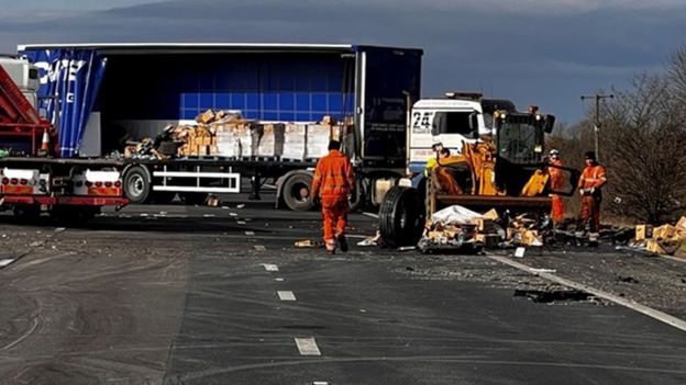 Thorne M180 crash: Motorway remains closed for clean-up operation - BBC ...