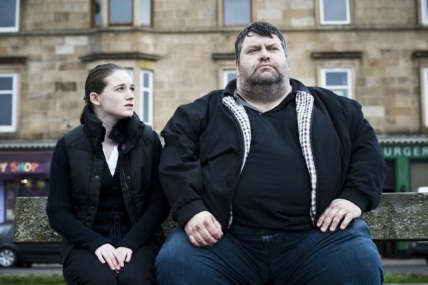 Actor Tom Urie describes his life-changing weight loss - BBC News