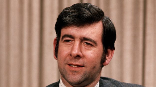 Dafydd Wigley: Welsh independence less likely if Scotland stays - BBC News