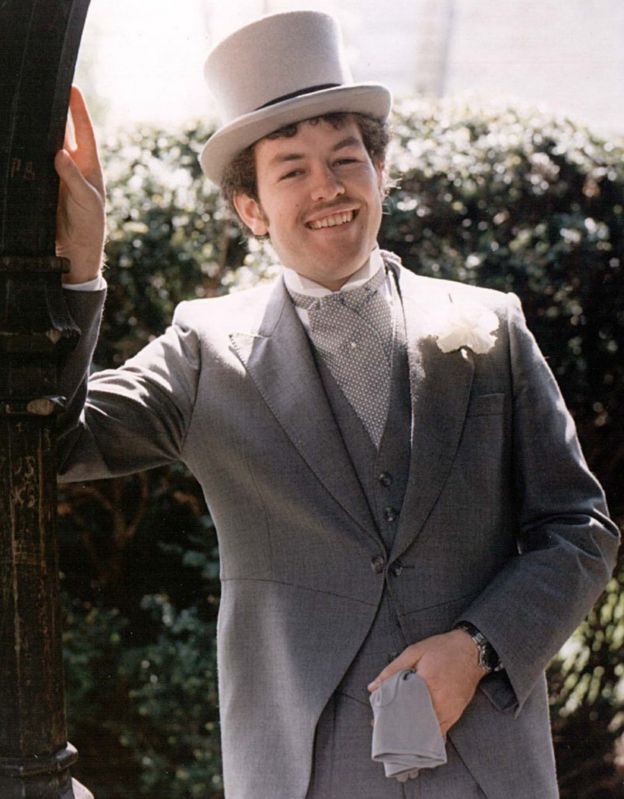 Colin Pitchfork parole hearing: How to assess a killer's risk - BBC News