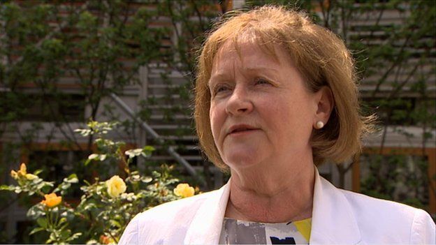 GP recruitment problems force NHS to run more surgeries - BBC News