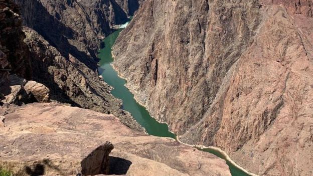 The water fight over the shrinking Colorado River - BBC News