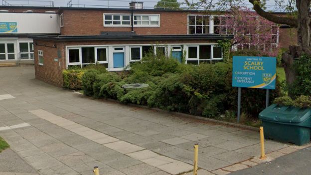Scalby School: Two-thirds of site closed by crumbing concrete - BBC News