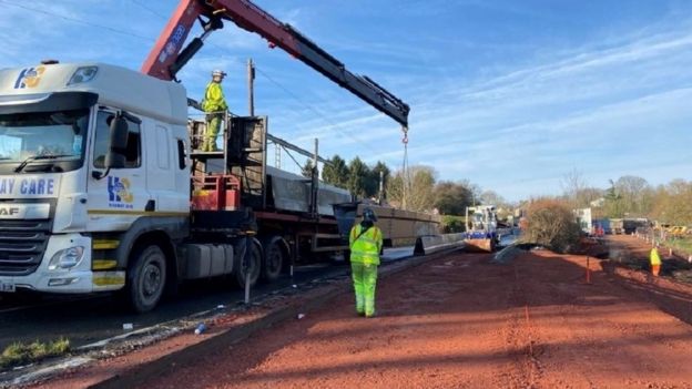 A40 in Gloucestershire reopens after landslip closure - BBC News