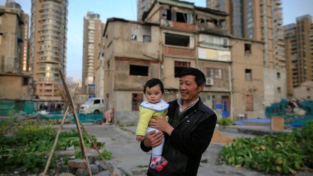 Teachers put Shanghai ahead in global tests - BBC News