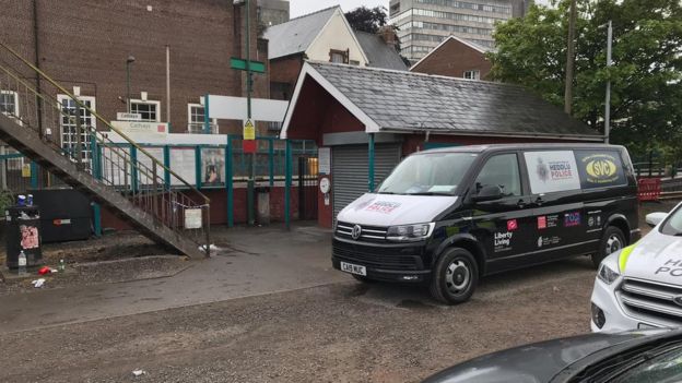 Cardiff murder probe after man's 'stabbing' - BBC News
