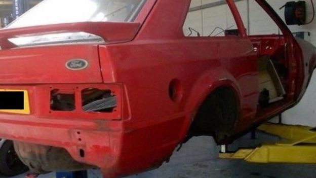 Ford Escort RS Turbo fraudsters used false plates and photos - BBC News