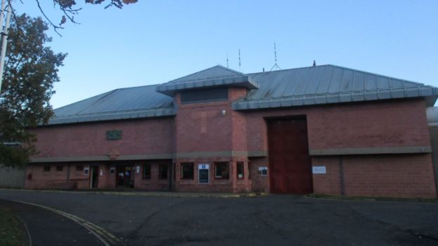 HMP Hewell: Progress 'stalled' at under-fire prison - BBC News