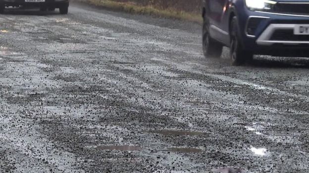 Potholes leave Skye A-road 'like farm track' - BBC News
