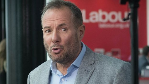 Derek Hatton withdraws bid to rejoin Labour Party - BBC News