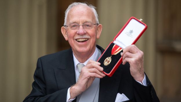 Biscuit maker Tunnock's passes £60m sales milestone - BBC News
