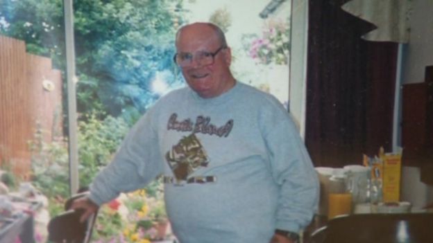 Tommy Ward death: Two bailed over pensioner death - BBC News