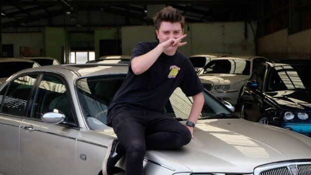 Rare MG Rover prototypes parked outside old Longbridge car plant - BBC News