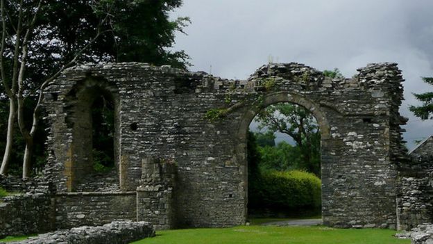 Archaeology field school to open at Welsh abbey - BBC News