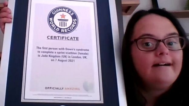 Usain Bolt moves to trademark signature victory pose - BBC News