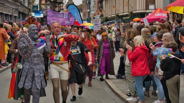 Thousands turn out for Shrewsbury's first Pride festival - BBC News