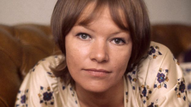Glenda Jackson: Oscar-winning actress and former MP dies aged 87 - BBC News