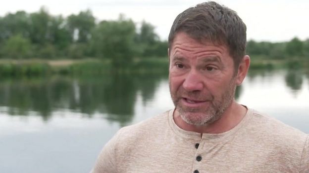 Wildlife presenter Steve Backshall opens Cogenhoe 'forest school' - BBC ...
