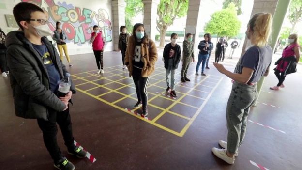 Coronavirus: Why reopening French schools is a social emergency - BBC News