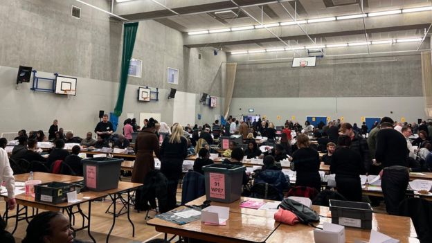 Lewisham elects Brenda Dacres as first black woman mayor - BBC News