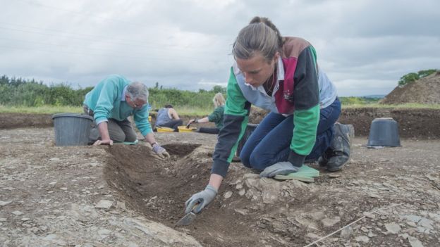 Boundaries of Roman Empire redrawn after Devon archaeological dig - BBC ...