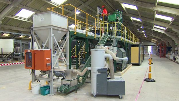 UK lithium mining announced in Cornwall - BBC News