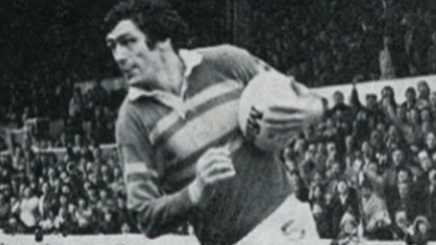 Former Leeds rugby league star John Atkinson dies - BBC News