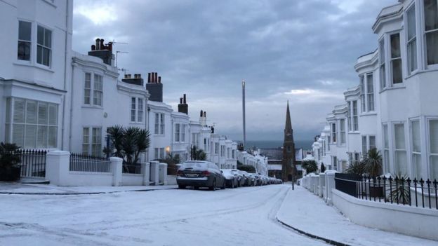 Snow scenes: Wintry photographs from across England - BBC News