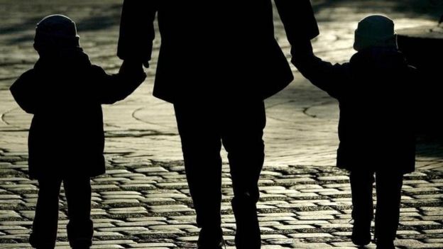 'I have dark thoughts about my children's autism' - BBC News