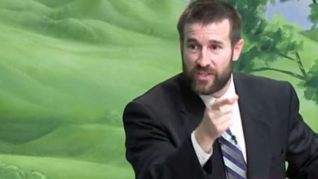 Anti-gay preacher Steven Anderson banned from Ireland - BBC News
