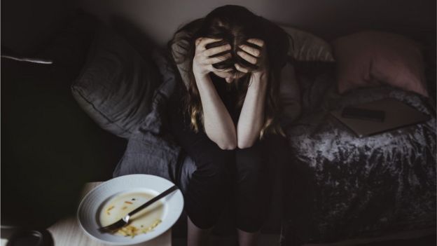 Eating disorders: Increase in young teenagers seeking support - BBC News