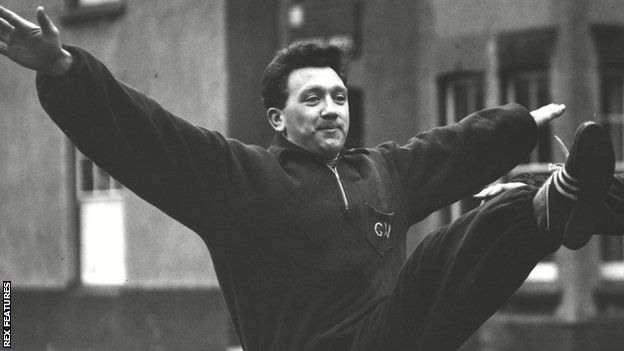 Graham Williams: Former Swansea, Everton and Wales player dies, aged 81 ...