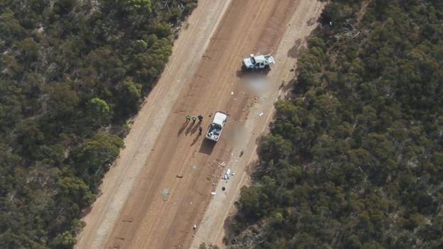 Australia outback crash kills two, driver dies separately - BBC News
