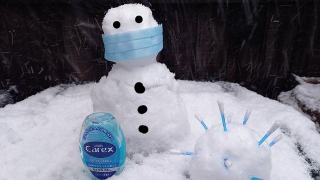 UK weather: Snow across England and Scotland in pictures - BBC News