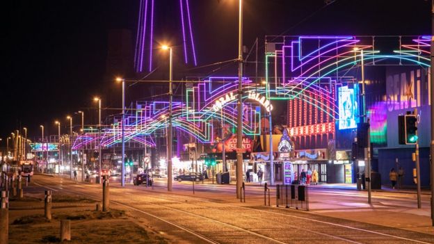Blackpool Illuminations: Laurence Llewelyn-Bowen to turn on lights ...