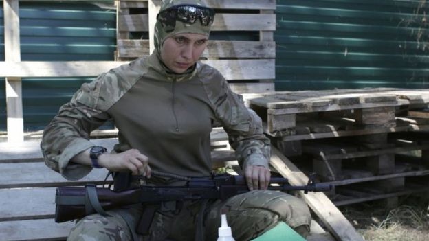 Ambush wounds 'anti-Putin plotter' and kills wife near Kiev - BBC News Ambush wounds 'anti-Putin plotter' and kills wife near Kiev - BBC News