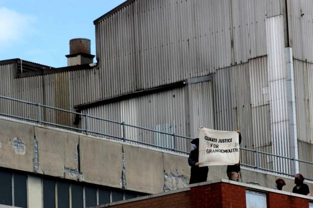 Climate activists arrested at Grangemouth oil refinery - BBC News