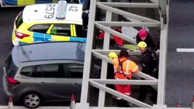 Just Stop Oil: What is it and what are its goals? - BBC News