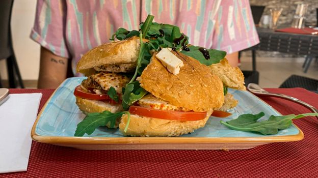 Conheça o Ftira, pão feito da mesma forma há mais de 500 anos em Malta ...