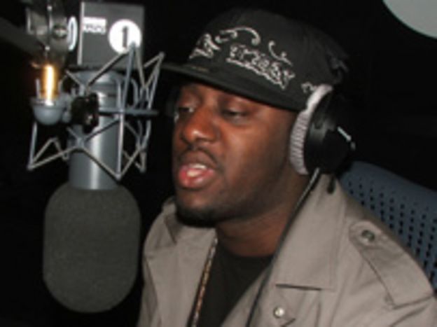 Sway teams up with football star - BBC News