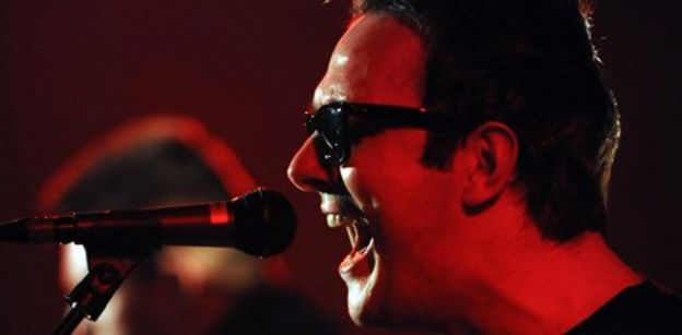 Mystery of 'missing' singer resolved - BBC News