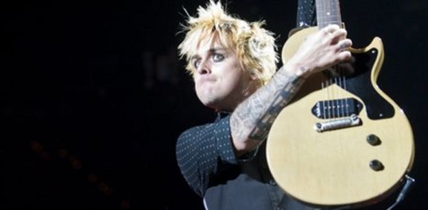 Green Day announce UK stadium gigs - BBC News