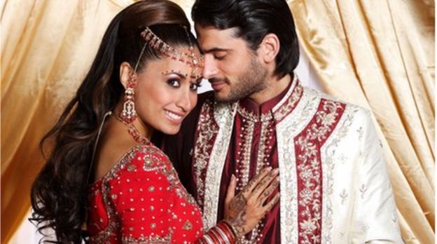 EastEnders' Lucas responds to anti-Christian complaints - BBC News