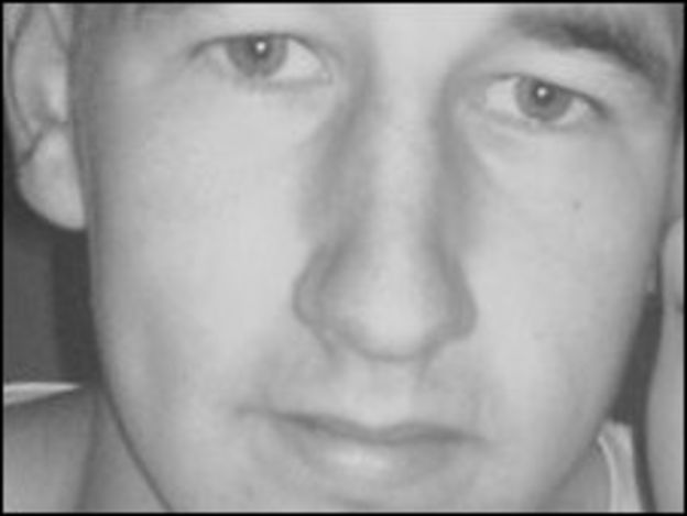 Bootle man cleared of neighbour's stabbing murder - BBC News