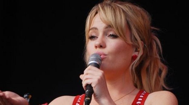 Duffy reveals second album details - BBC News