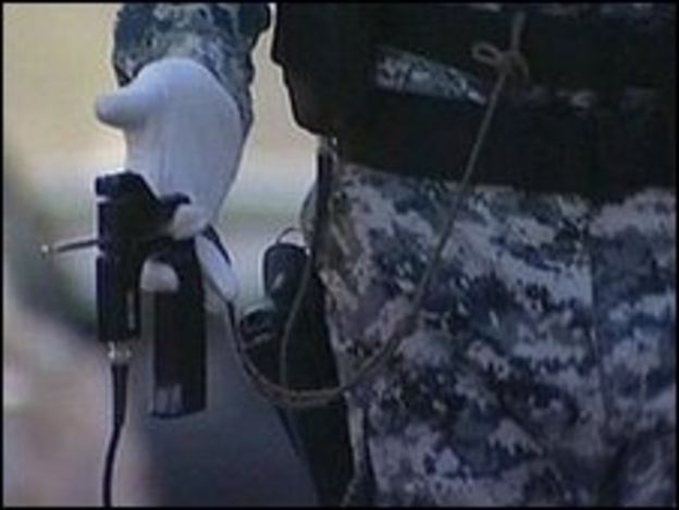 Police raids expand bomb detector probe - BBC News