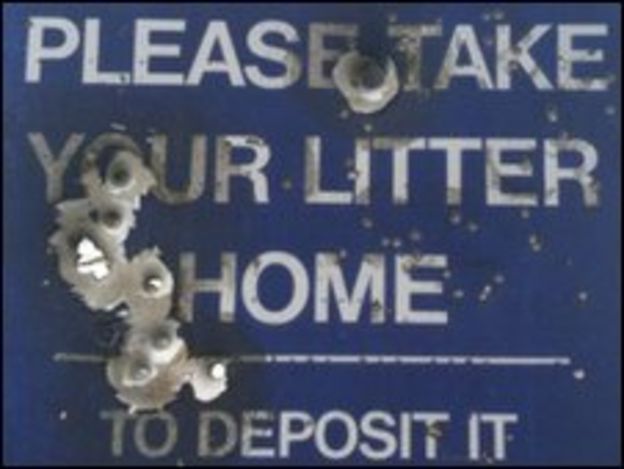 Student investigates damaged signs in Oxfordshire - BBC News