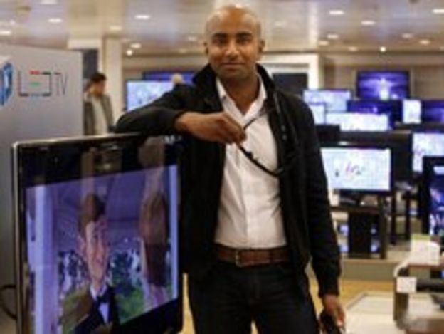 First 3D television sets go on sale in UK - BBC News