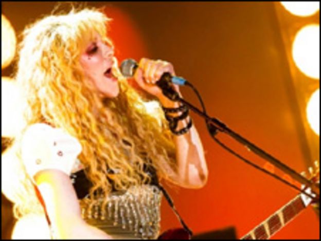 Twenty minutes with Courtney Love - BBC News