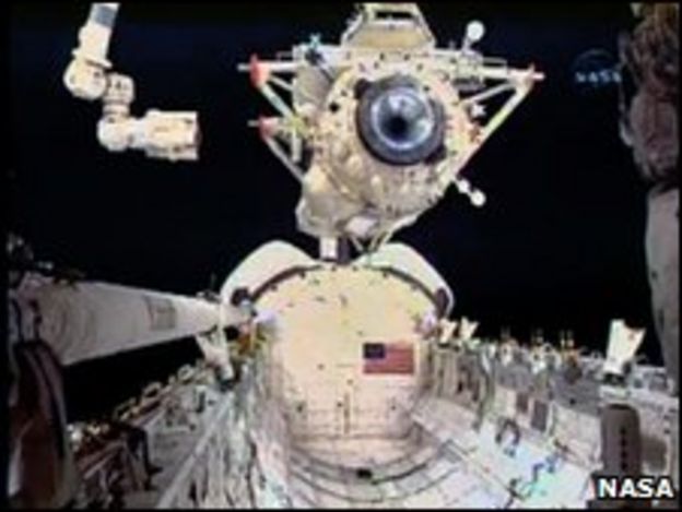 Russian module added to station - BBC News